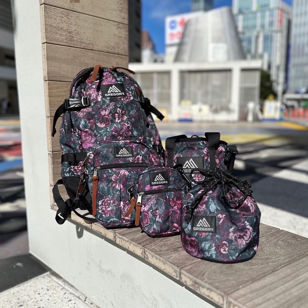 GREGORY FLORAL COLLECTION