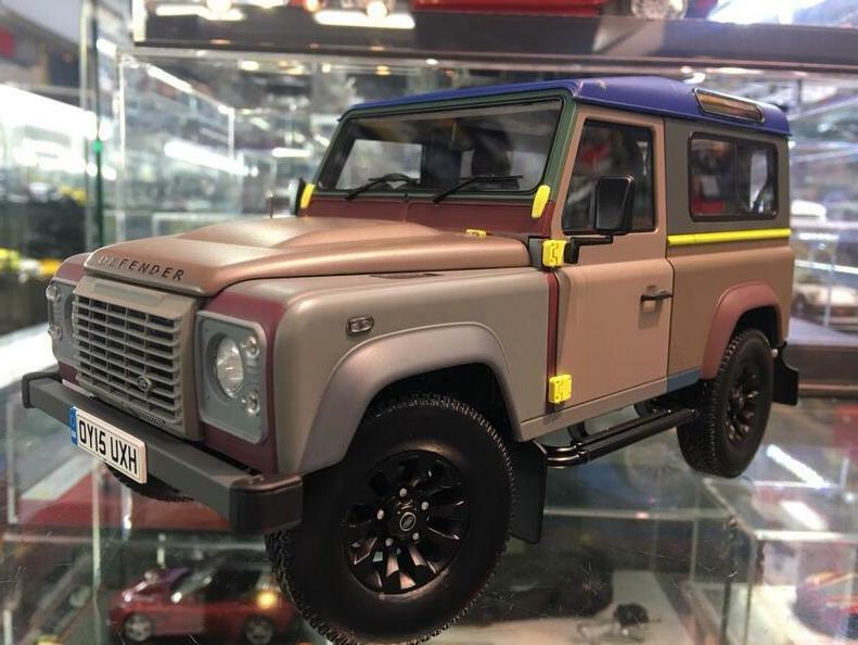 Almost Real Land Rover Defender 90 Paul Smith 1/18