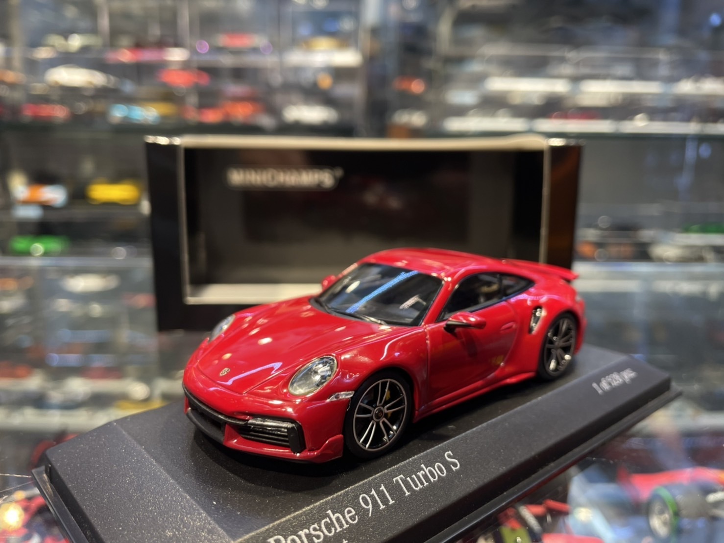 MINICHAMPS Porsche 911 992 Turbo S Sport Design 1/43