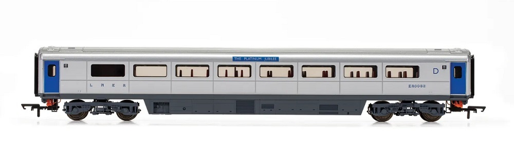Hornby R40355B HO規 英國女王伊麗莎白二世, 白金禧年客車廂, 車號ER0082