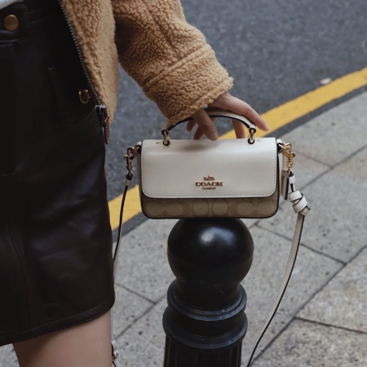 Coach Mini Josie 手提掀蓋斜背包