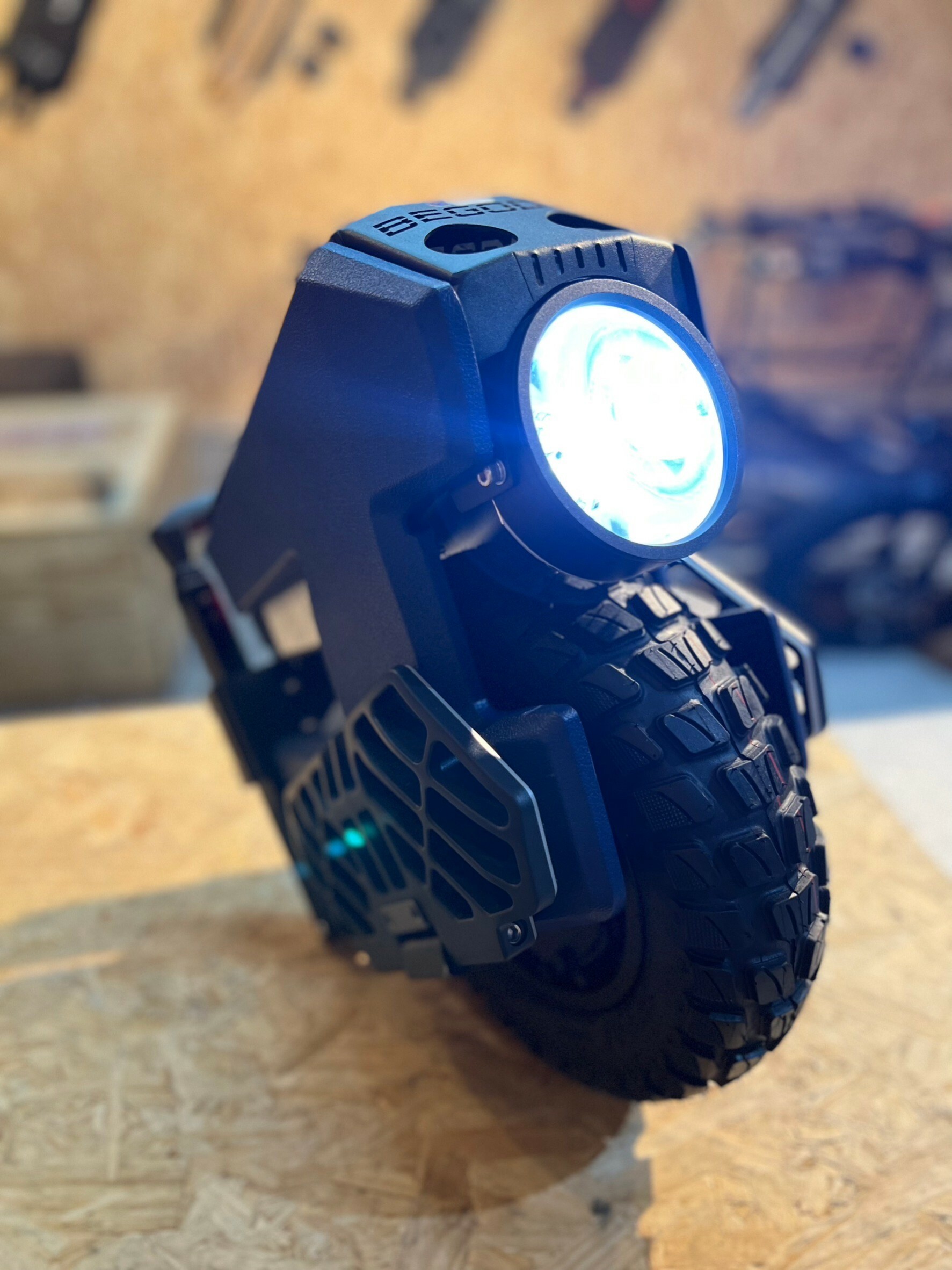 Begode Mten4 電動獨輪車 | 世界上最小巧易攜的獨輪車