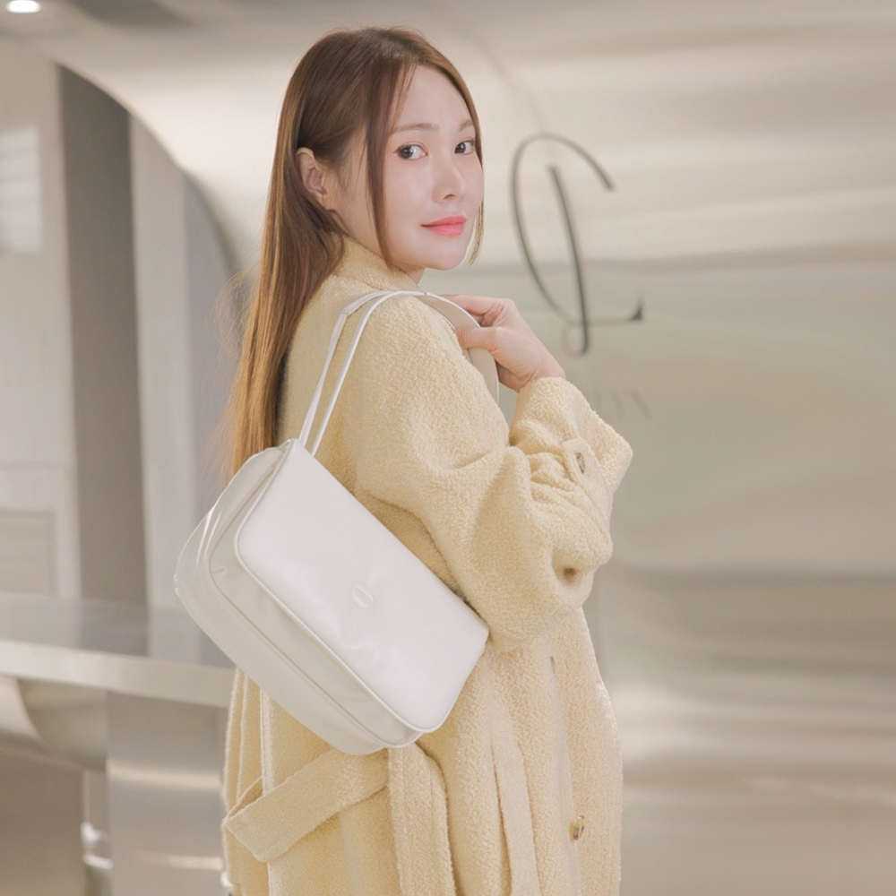 CARLYN 22FW Cloud H72307010