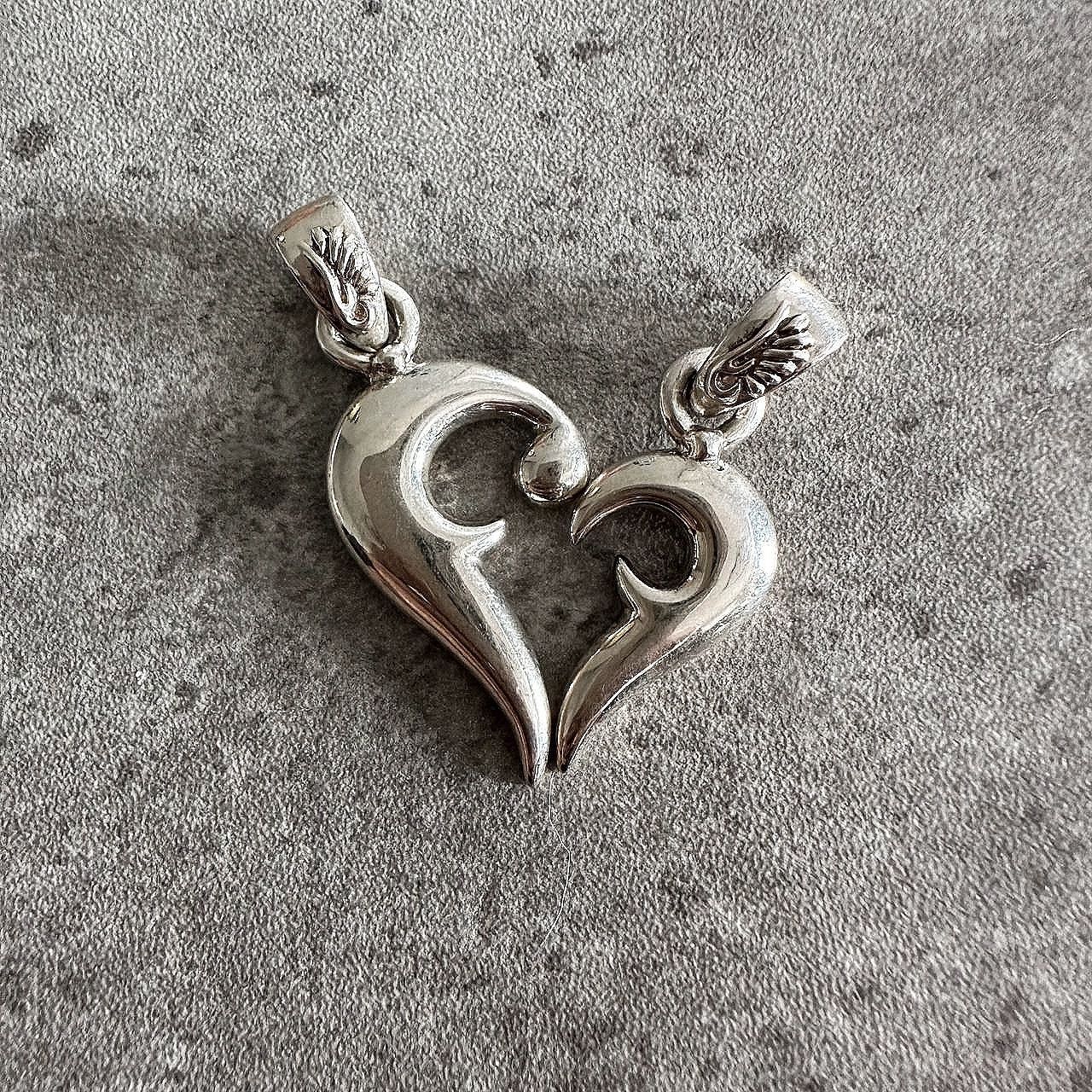 Pair heart pendant