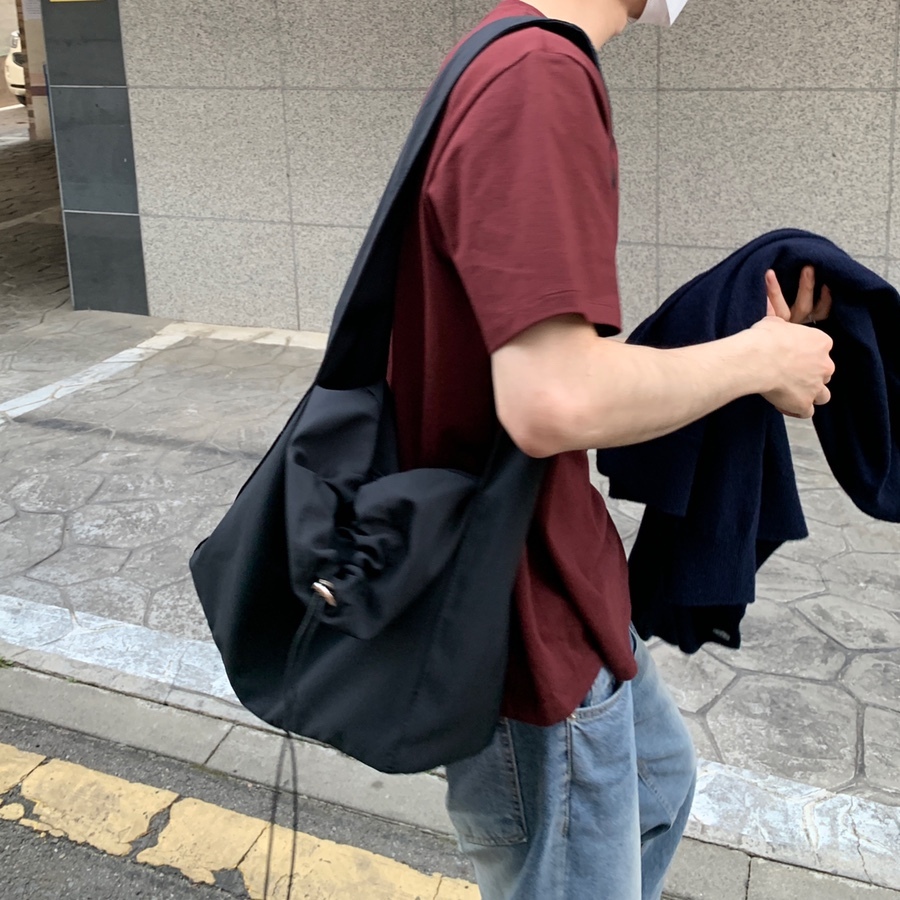 Pi string pot shoulder bag