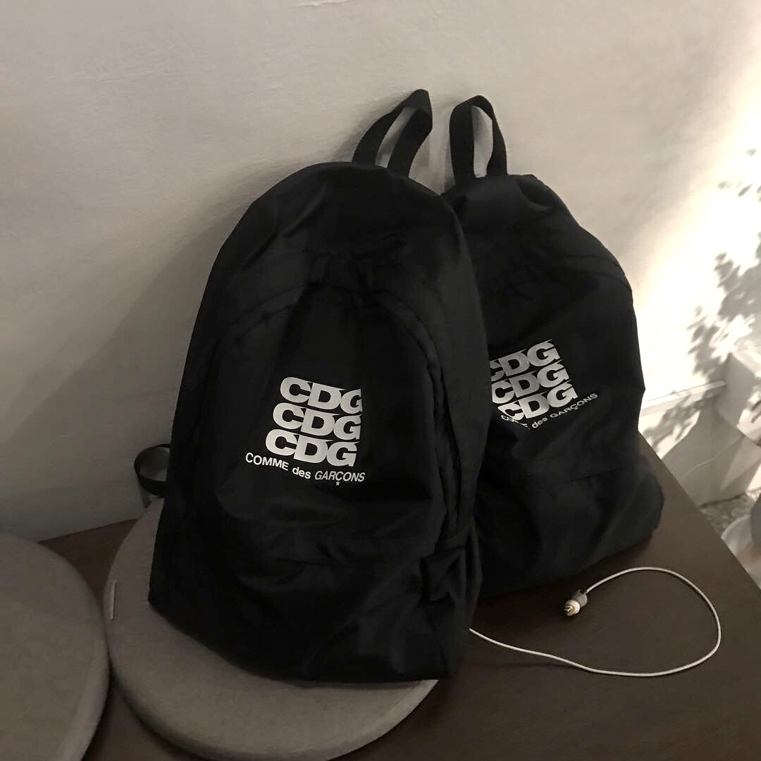˹𝐈𝐍 𝐒𝐓𝐎𝐂𝐊!˼ COMME des GARÇONS CDG Backpack