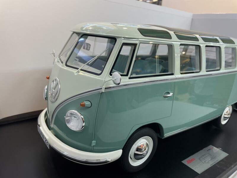 Schuco 450051000 VW T1 Bulli Samba Bus 1/8 (樹酯車)