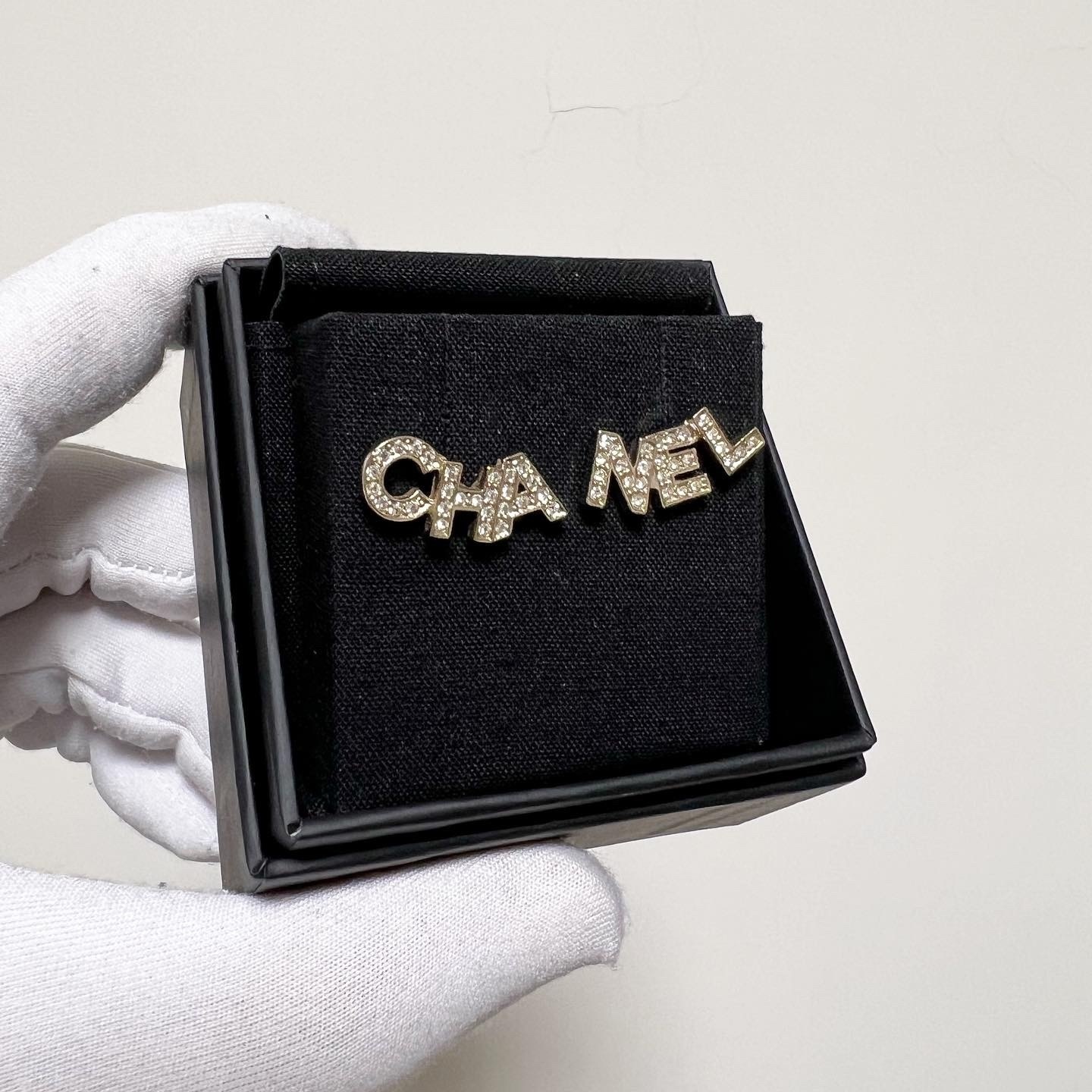 CHANEL CHA-NEL 耳環