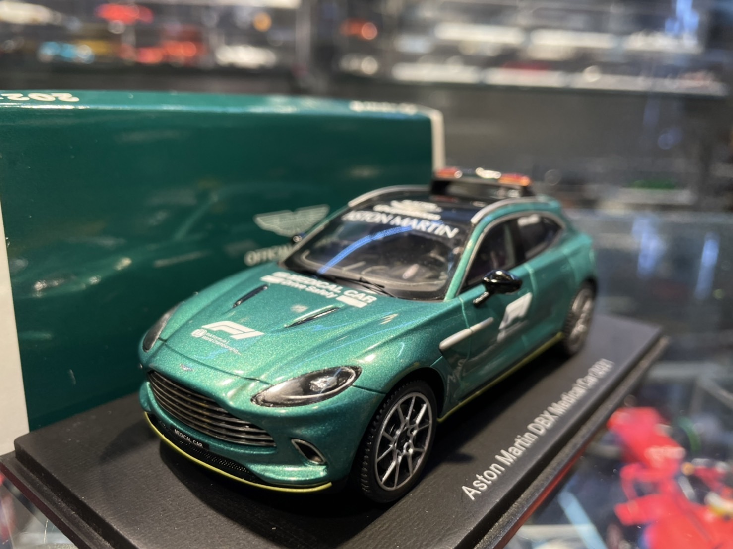 Spark S5879 Aston Martin DBX Medical Car 2021 1/43