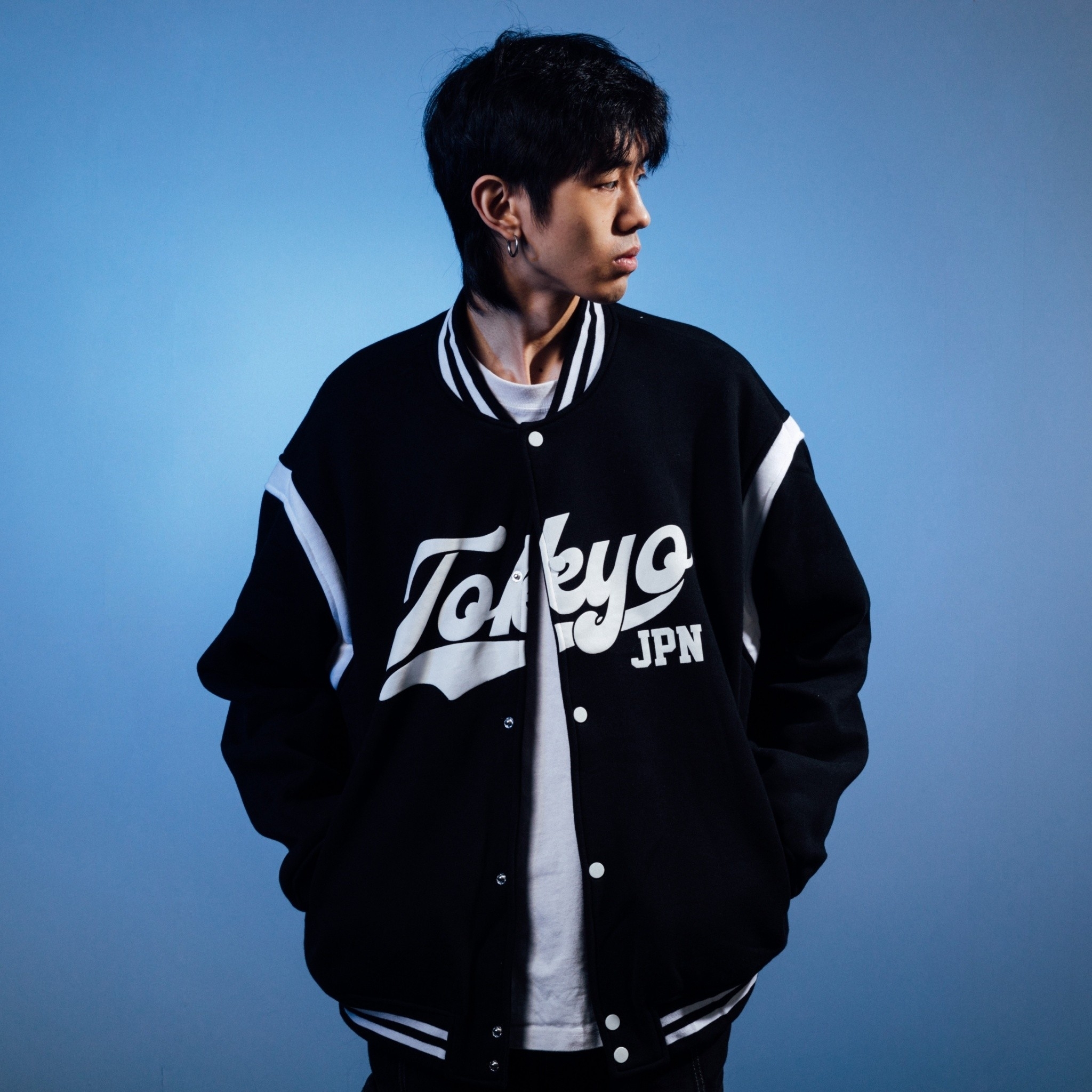 XCTRL 東京發泡字棒球外套-黑