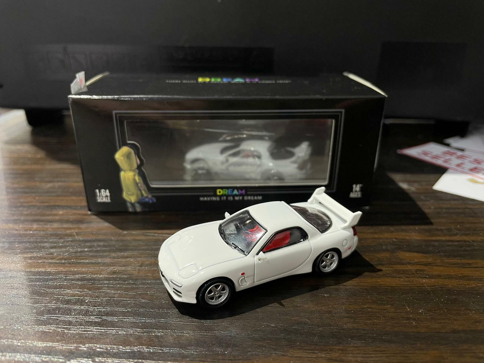 1:64 Mazda RX-7 White