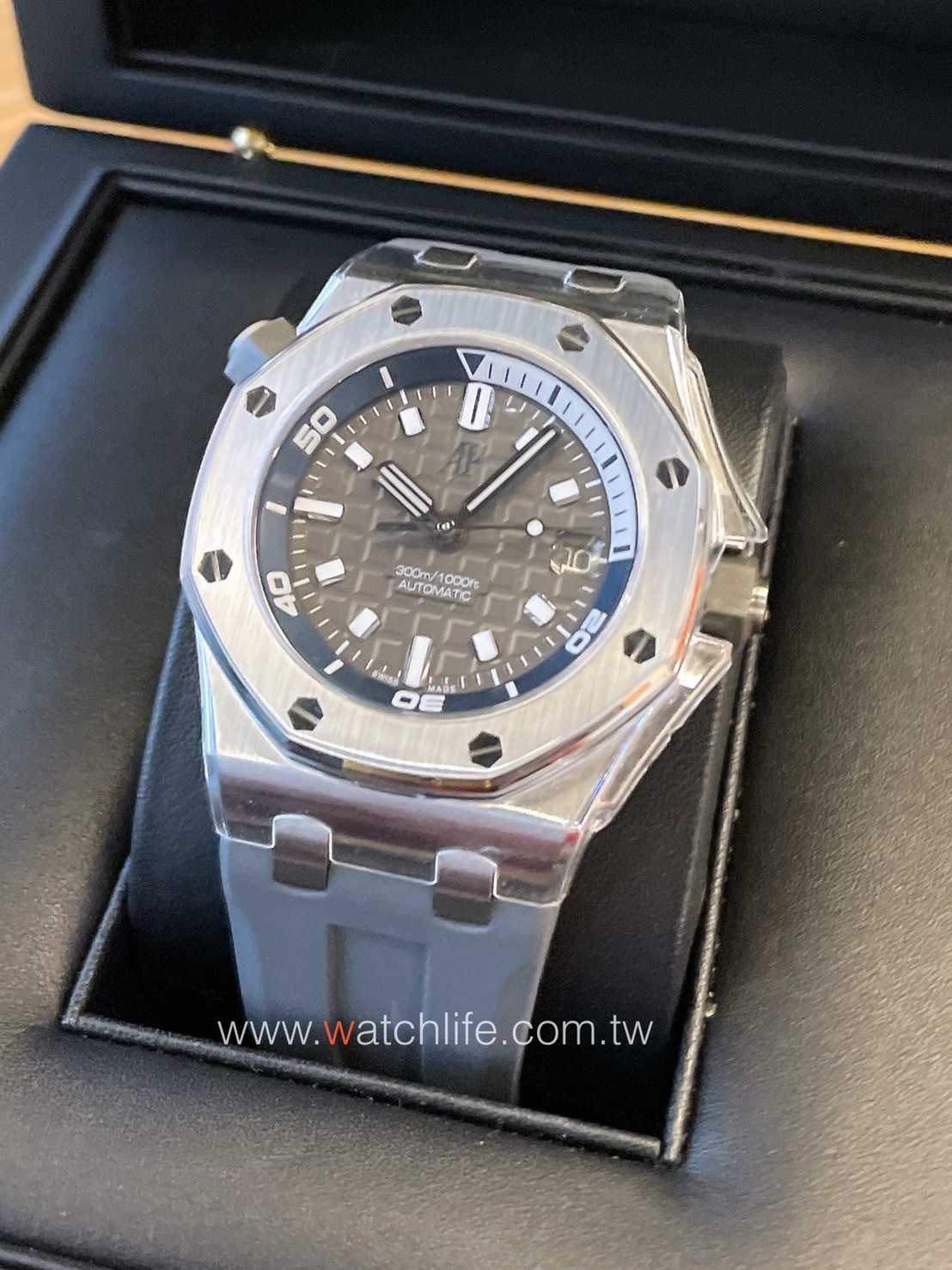 Audemars Piguet 15720ST 灰