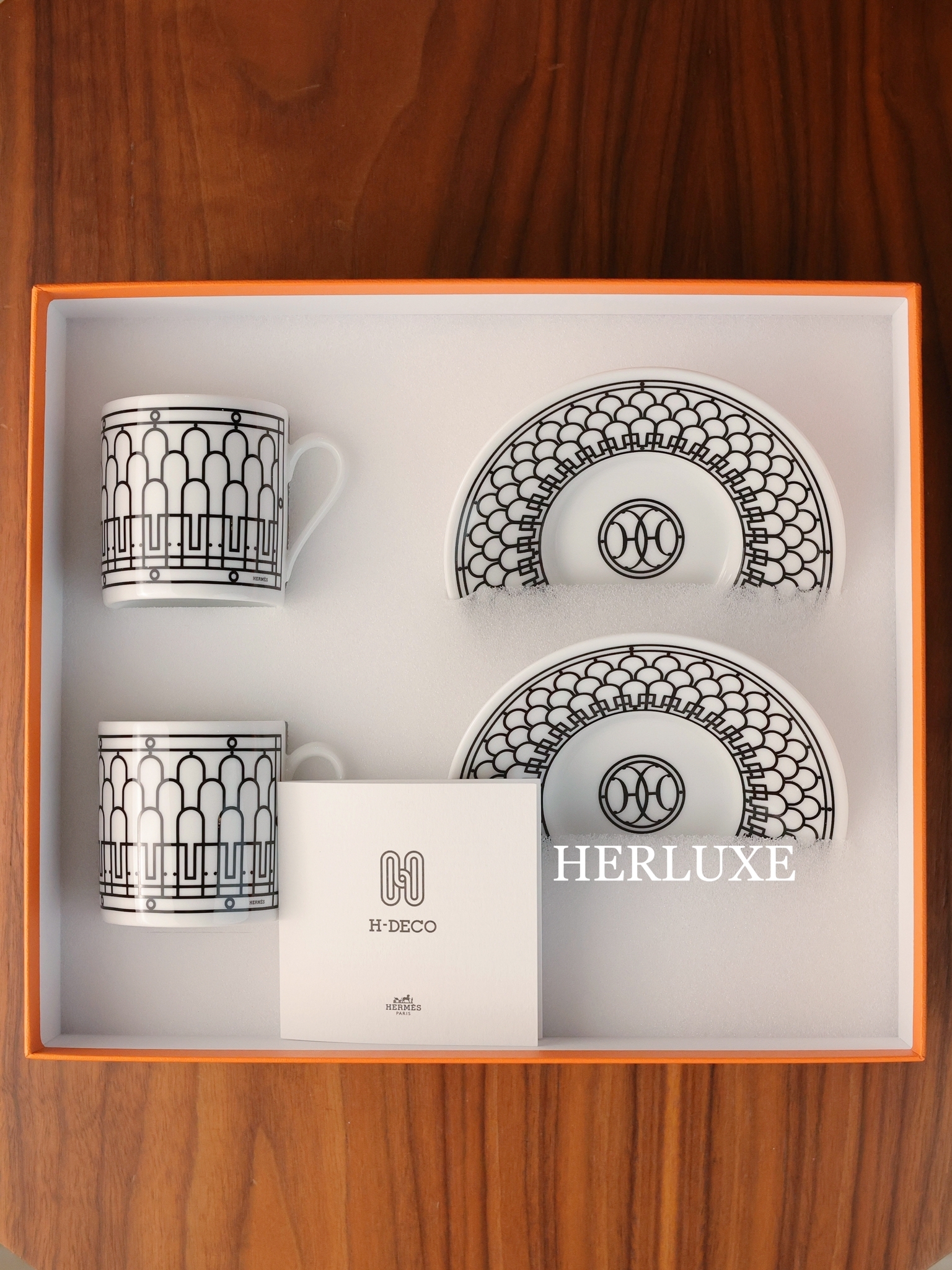 H DECO tea cup and saucer noir