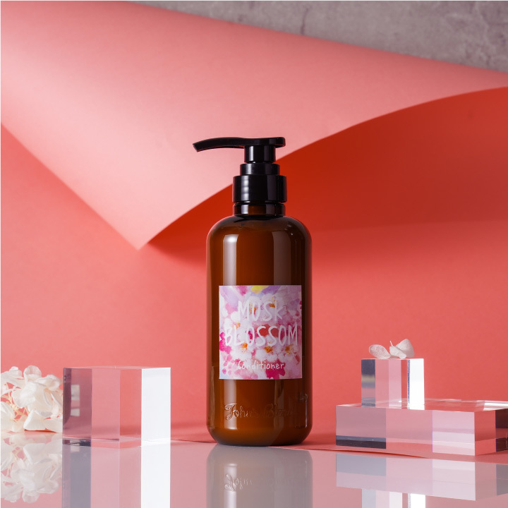 JOHN'S BLEND MUSK BLOSSOM CONDITIONER 麝香櫻花清香護髮素