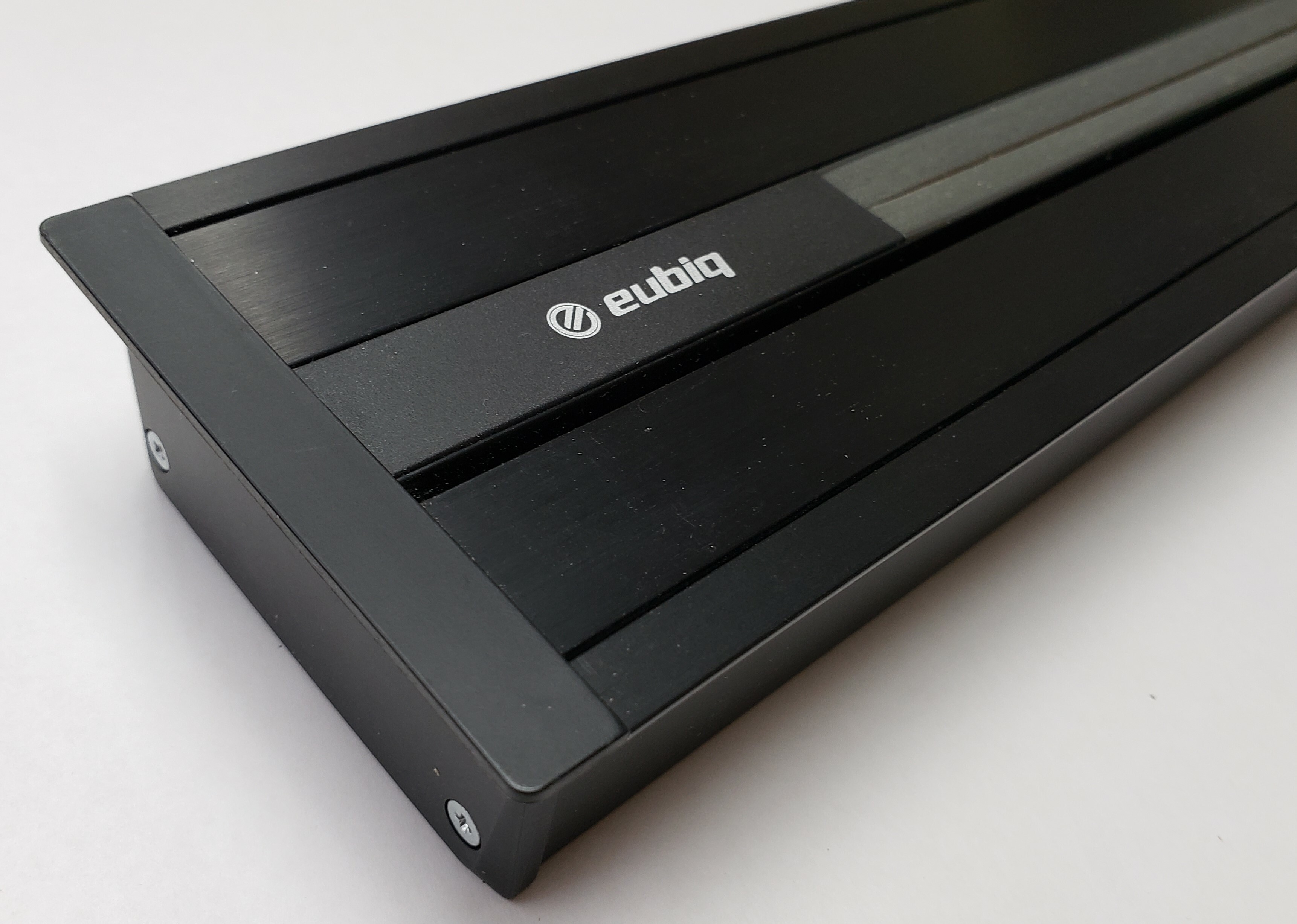 Eubiq 黑色 1200MM 嵌裝式電力軌道