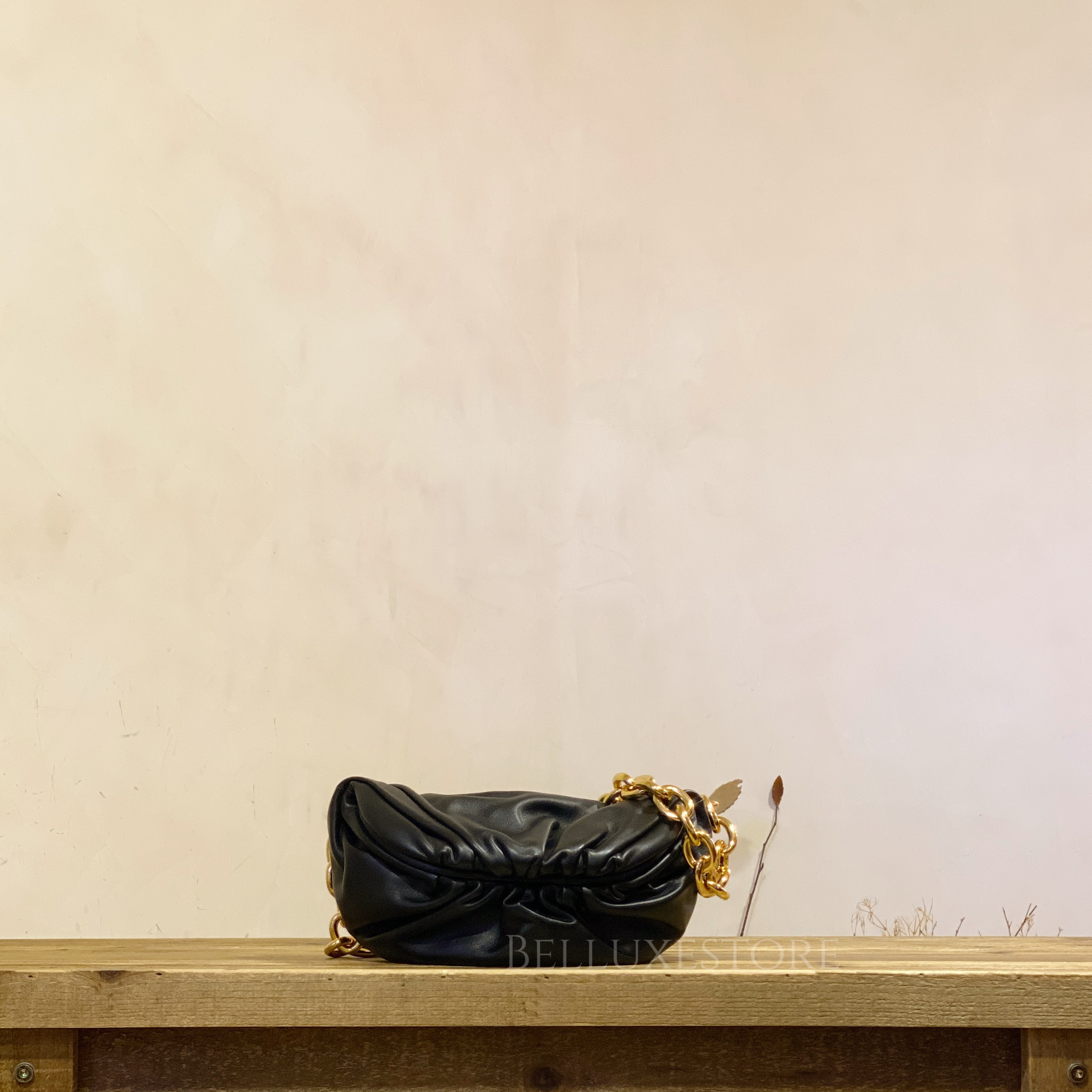 [Pre-owned] BV mini cloud pouch belt bag Black