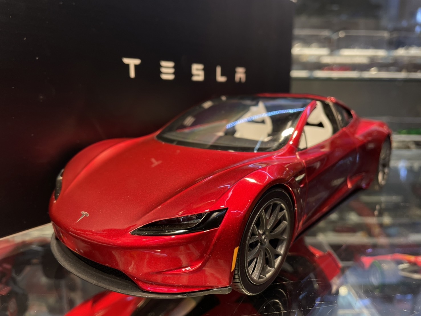 Tesla Roadster Red 1/18