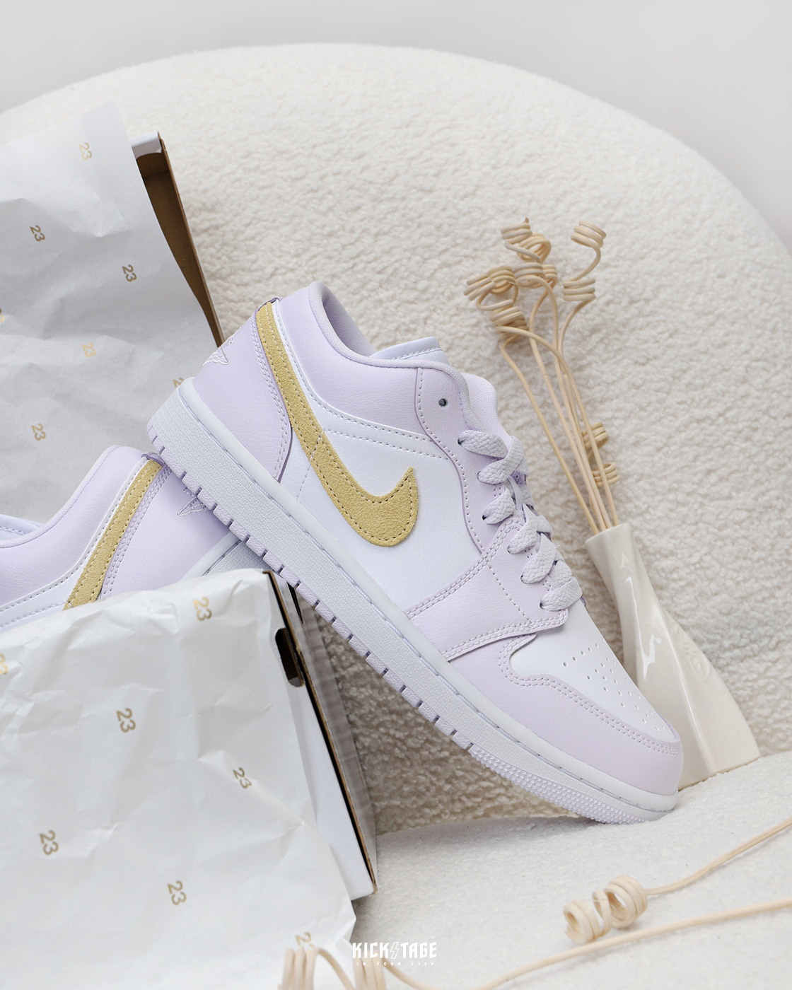 女鞋 AIR JORDAN 1 LOW W BARELY GRAPE AJ1 淡紫黃勾 微醺葡萄 低筒休閒鞋【