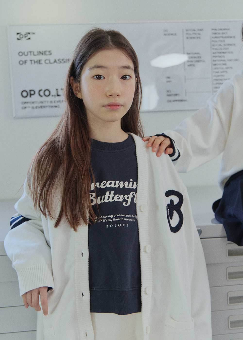 韓國 BOJOGE 白色LOGO針織外套 Mombabyfun