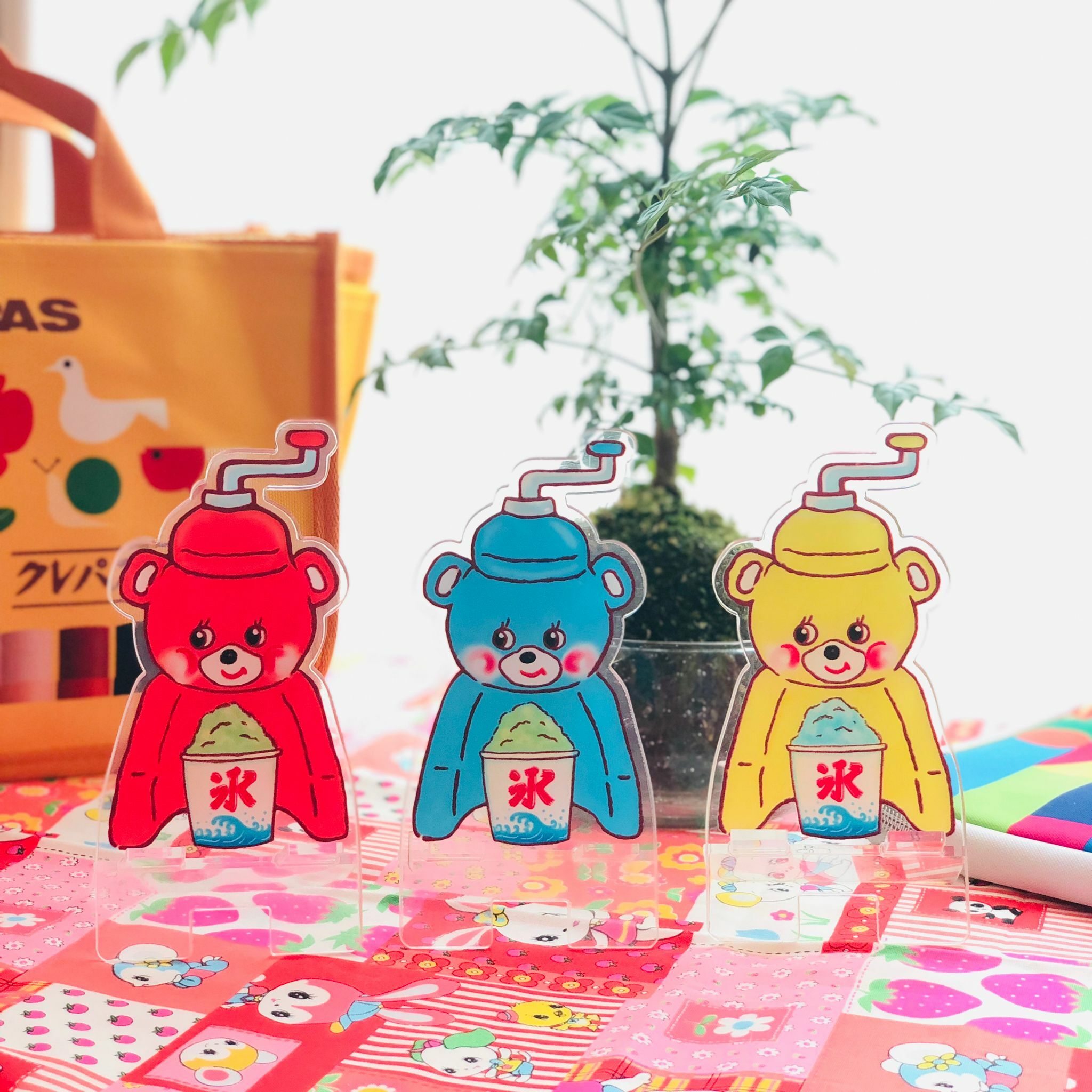 Venina Artworks 香草手繪｜原創插畫刨冰小熊手機支架