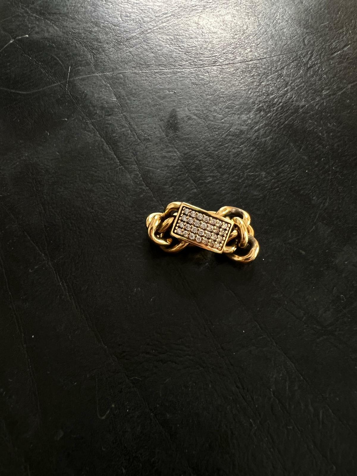 GA 22K Curb Chian ID ring w/white diamonds US8