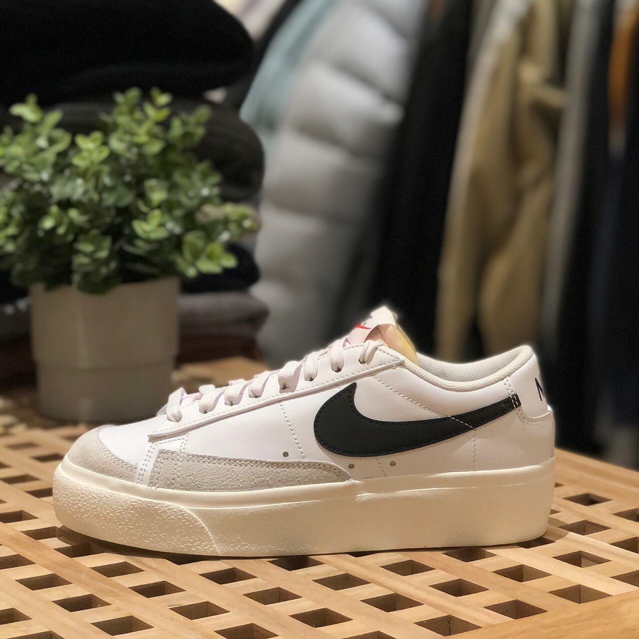 NIKE W BLAZER LOW PLATFORM 休閒鞋 運動鞋 厚底 麂皮 奶油白 DJ0292-101