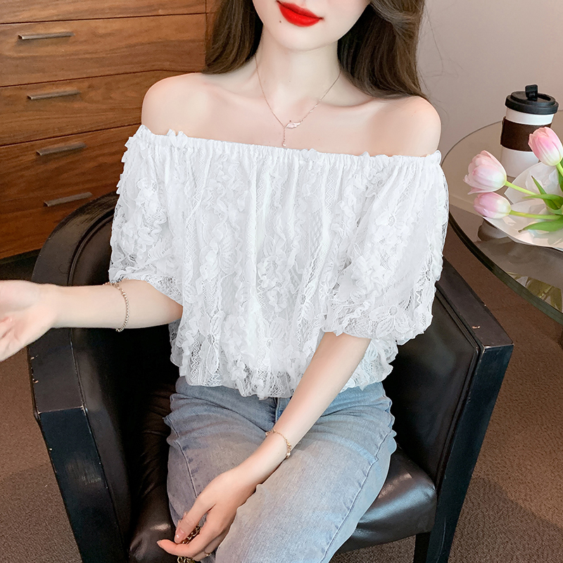 限量特惠｜微性感一字領鈎花蕾絲衫-2色(04H3511)