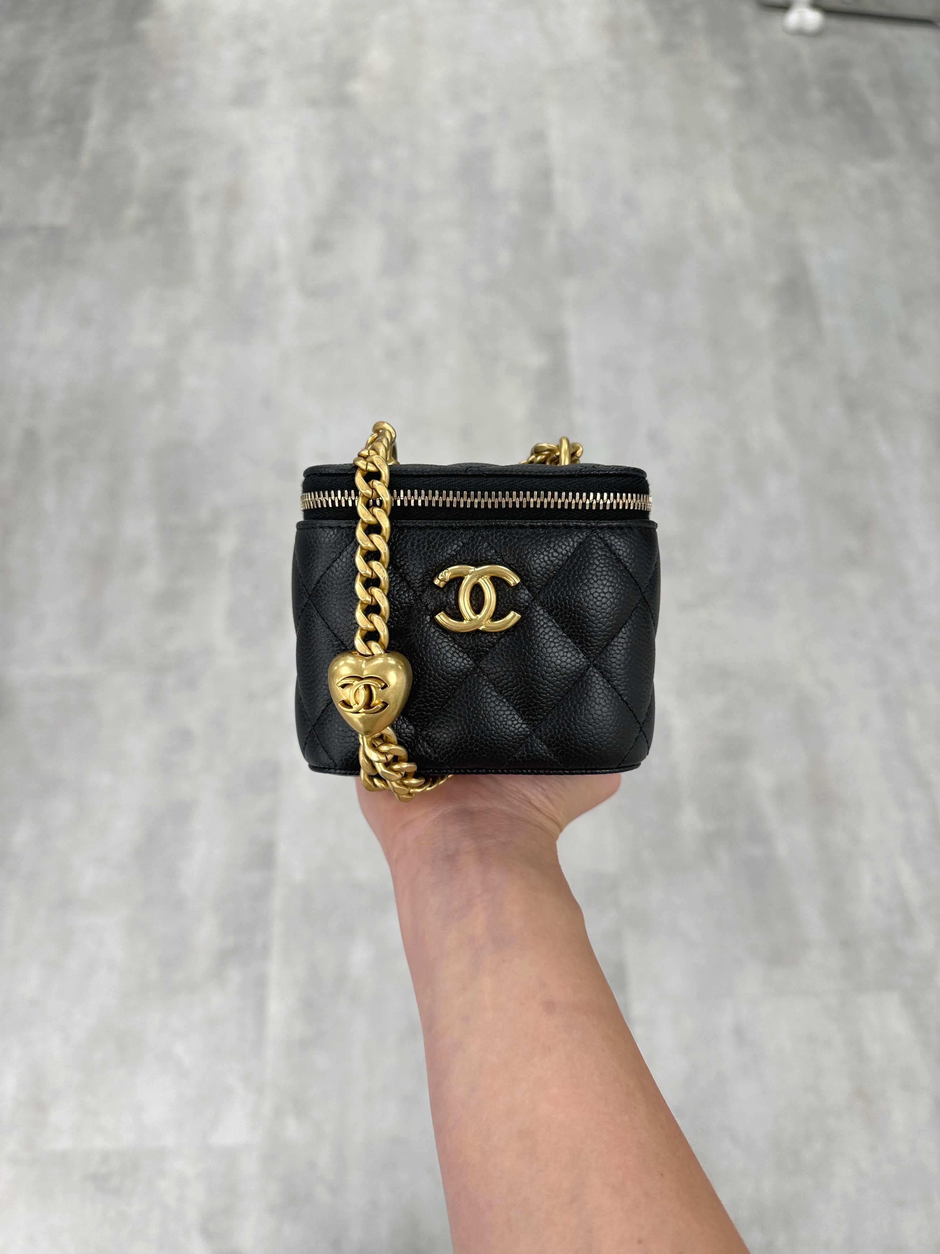 Chanel Mini Vanity Box心心扣