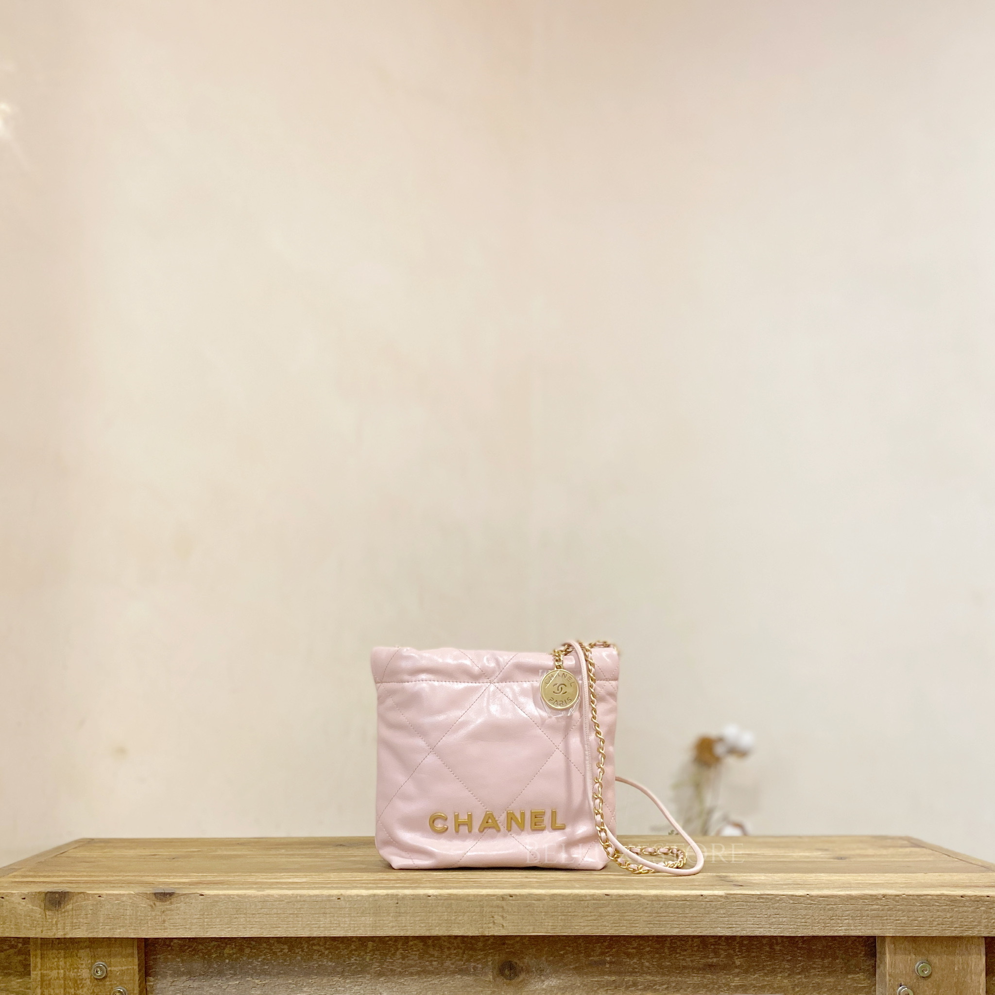 [Brand new] Chanel mini 22 bag lambskin pink/ gold