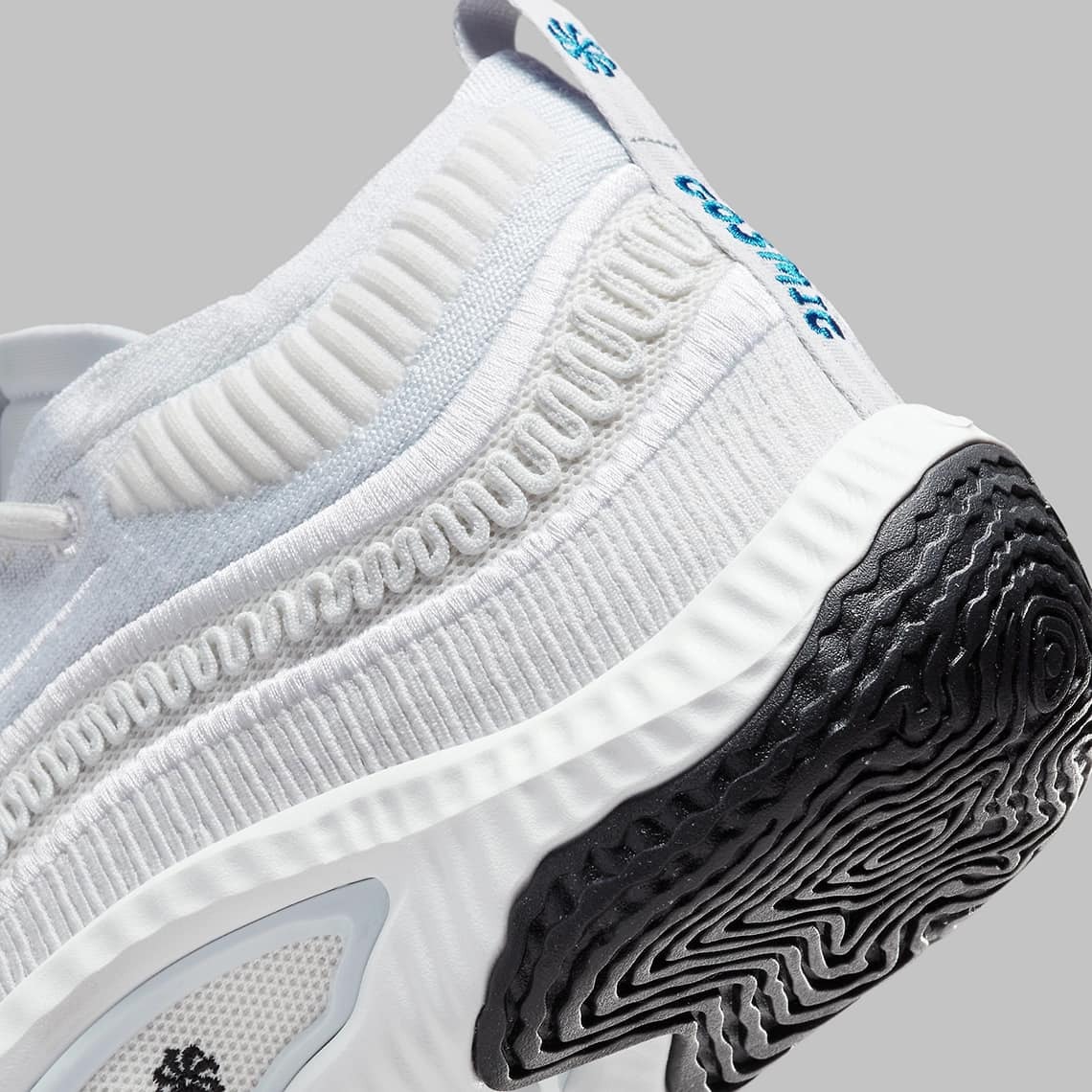 NIKE COSMIC UNITY 3 EP "Summit White" 白 再生材料 環保 垃圾鞋 刺繡