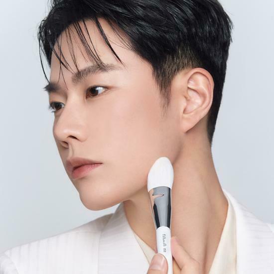 Fillimilli Chin Contour Brush 858