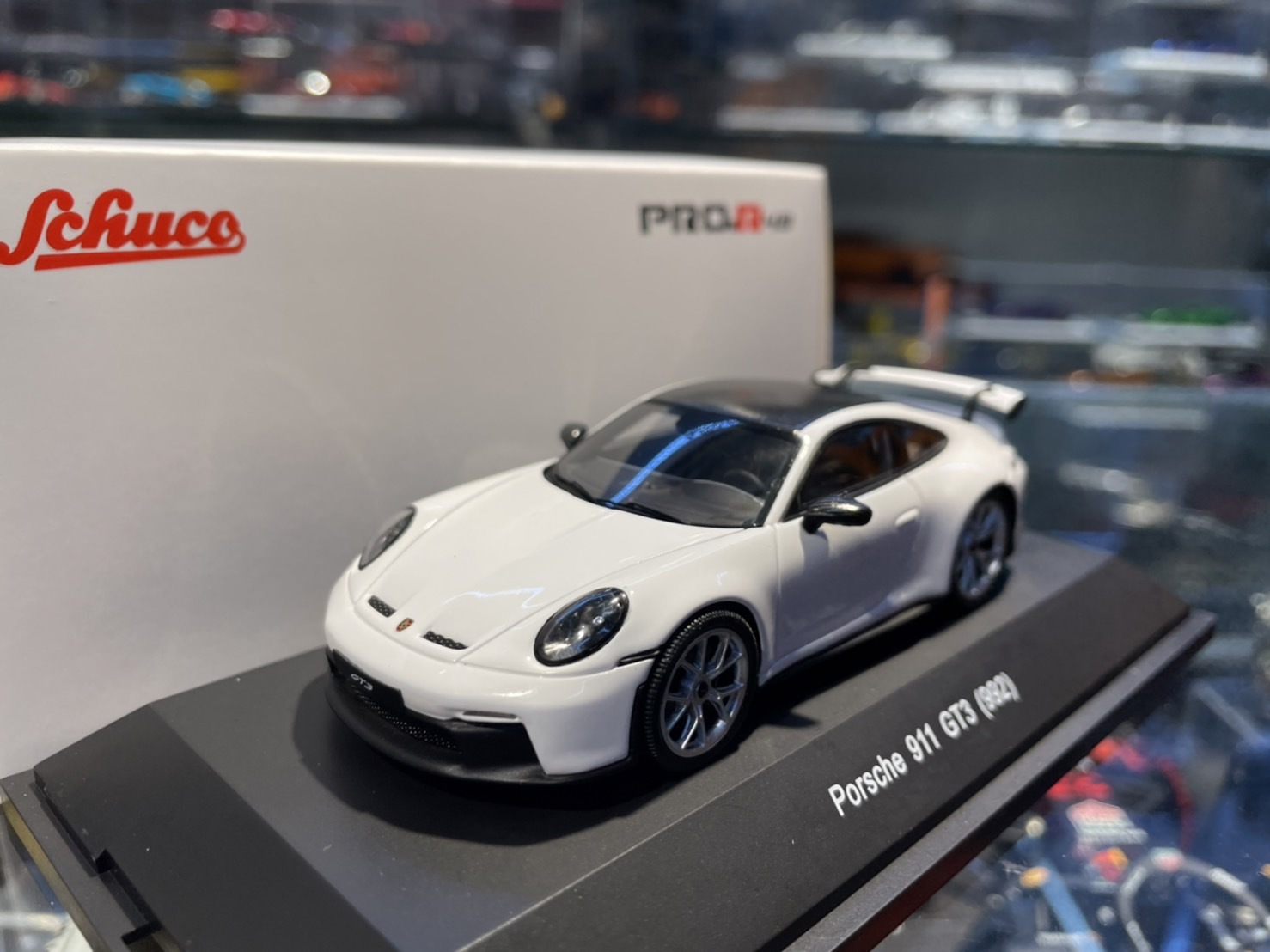 Schuco 450919100 Porsche 911 992 GT3 白色 1/43 (樹酯車)