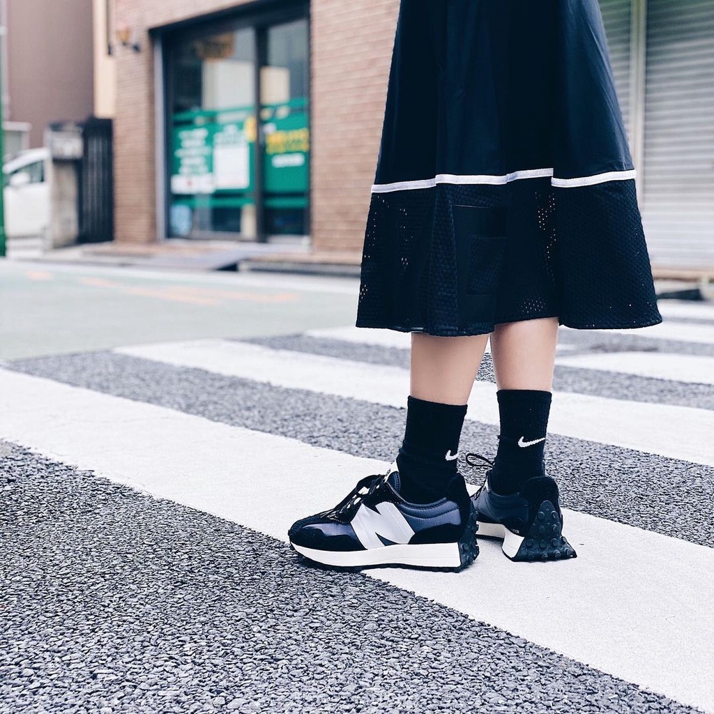 New Balance 327 黑絲綢 黑灰色 黑色 白N字 復古鞋 增高 WS327SFC