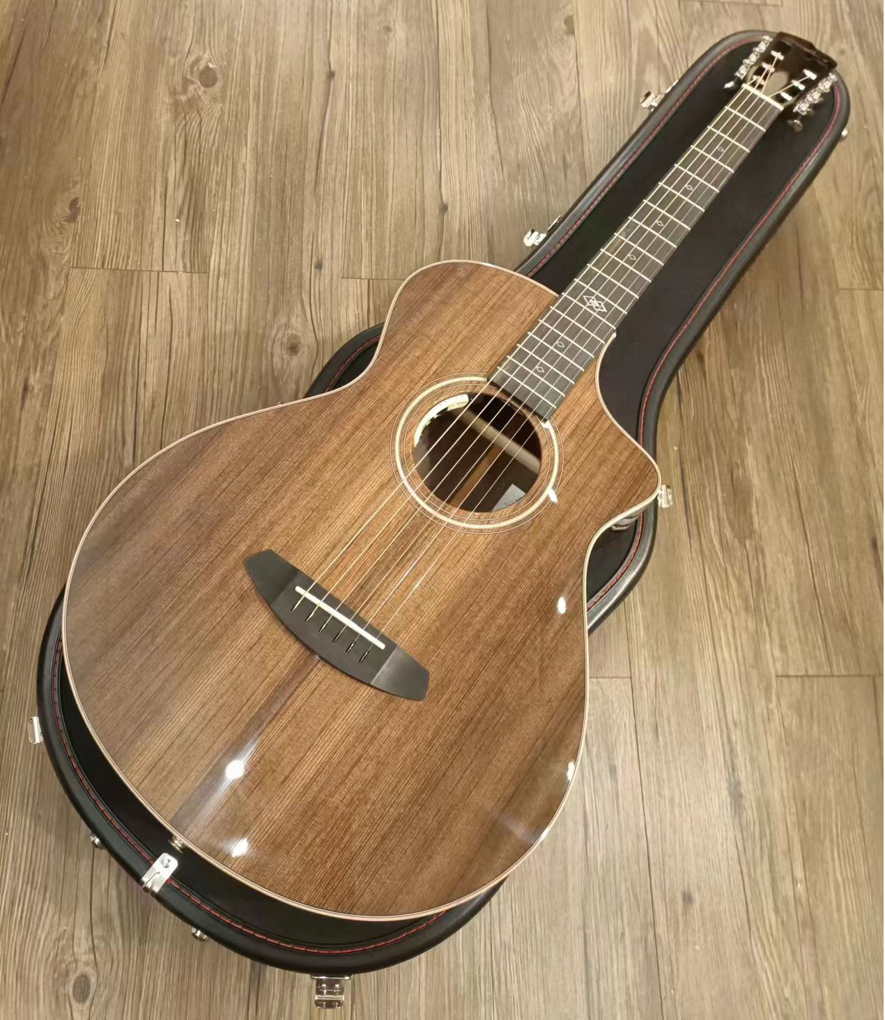 Breedlove Concertina Sinker Redwood /Brazilian rosewood