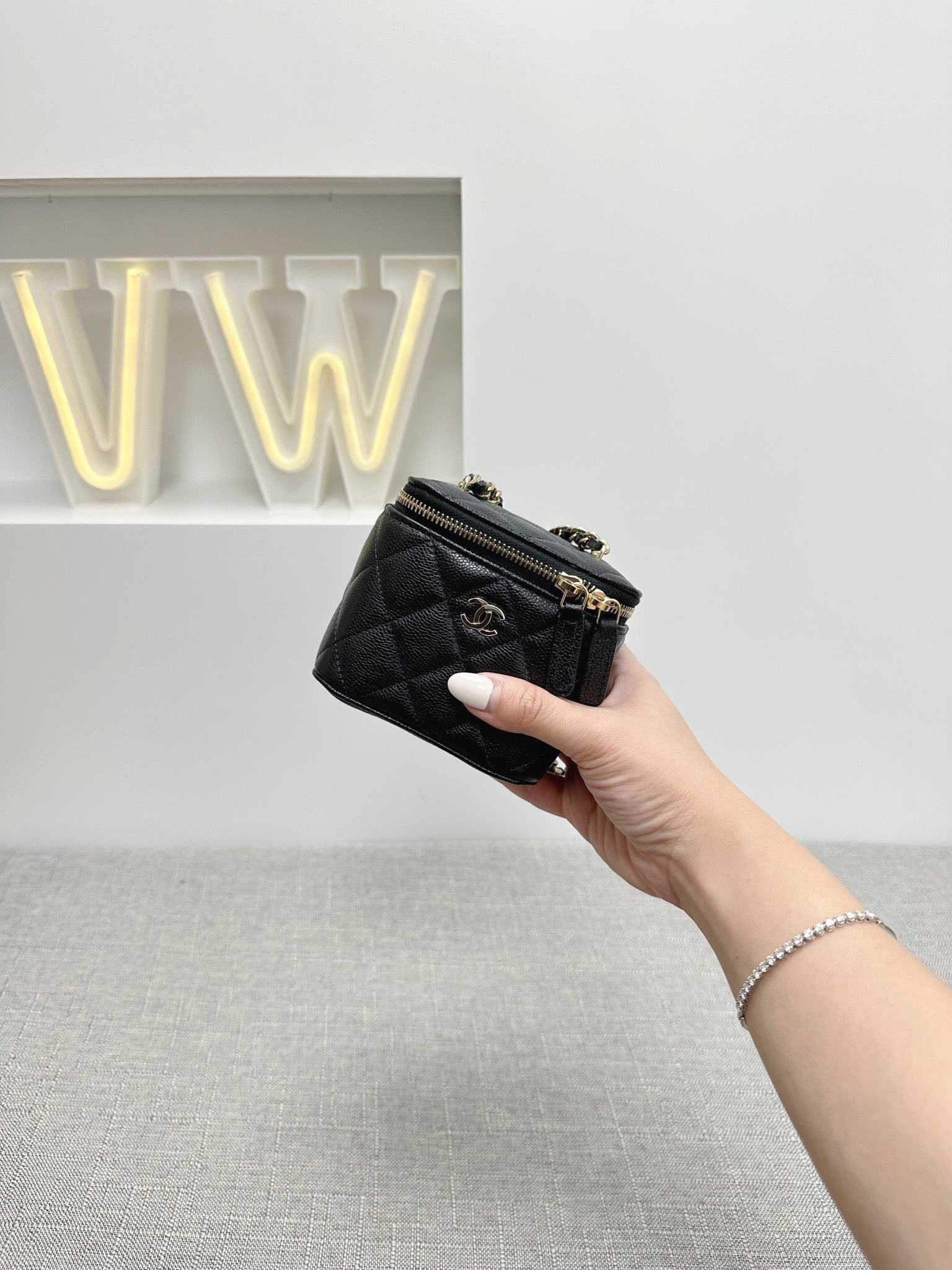 Chanel Mini Classic vanity Box (AP1340)