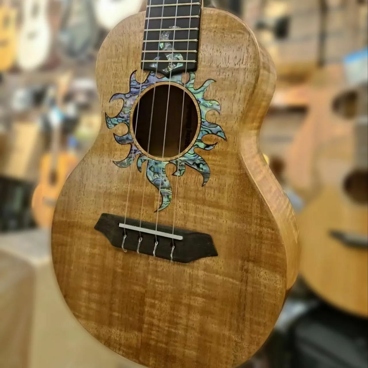 G string ukulele Sun concert 23" ( Hawaii Koa)