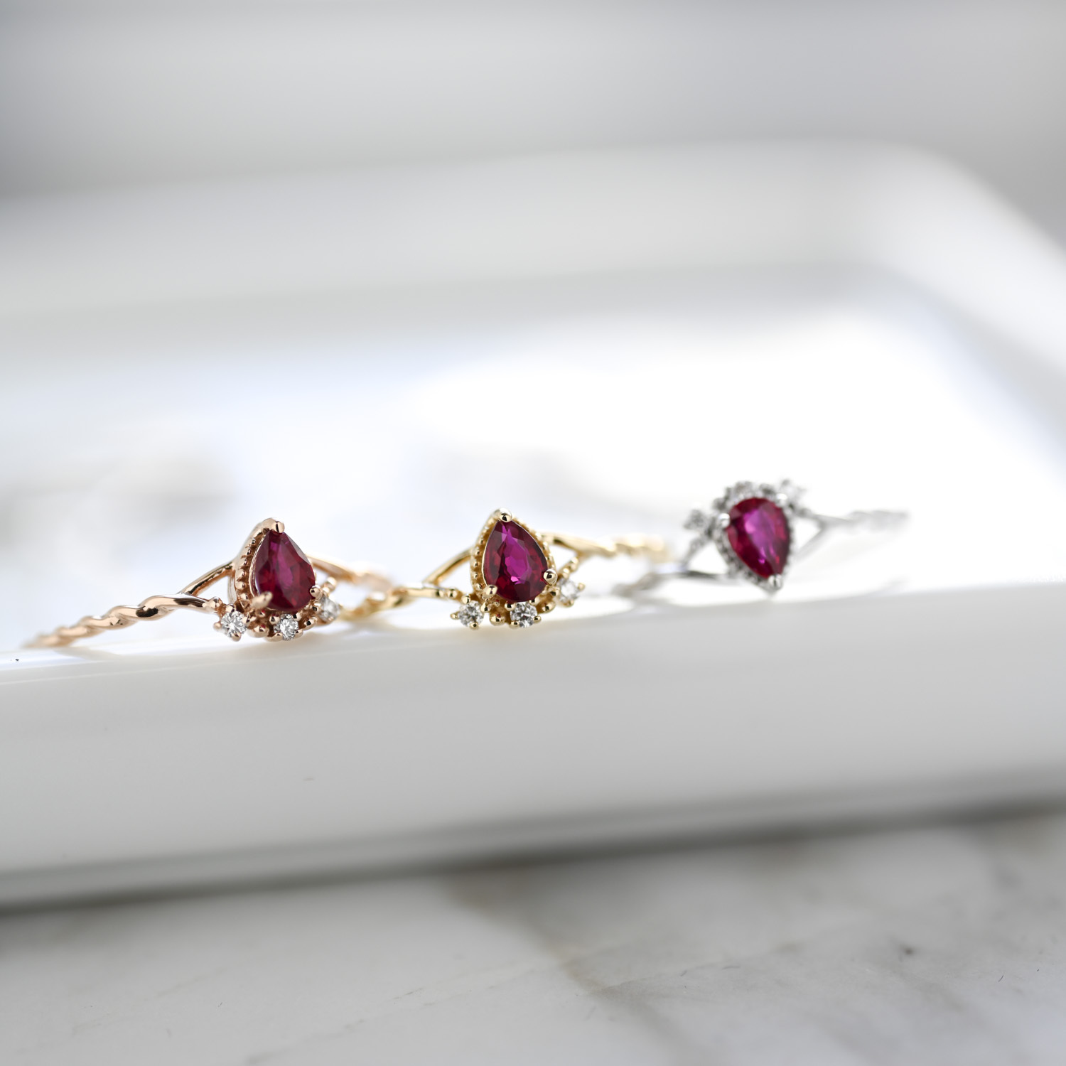 18K Twisting band Ruby Diamond Ring