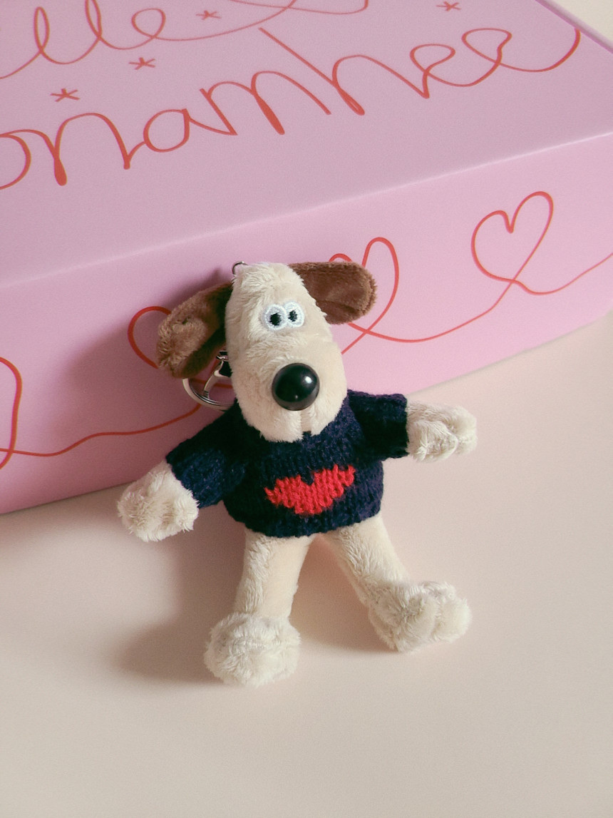 Heart Knit Gromit Doll Keyring 心心毛衣掌門狗 公仔鎖匙扣
