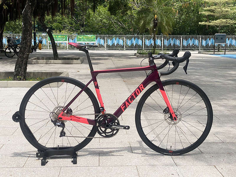 Factor O2 V2 Disc 碟煞公路車成車 Purple/Pink (Prisma Studio)