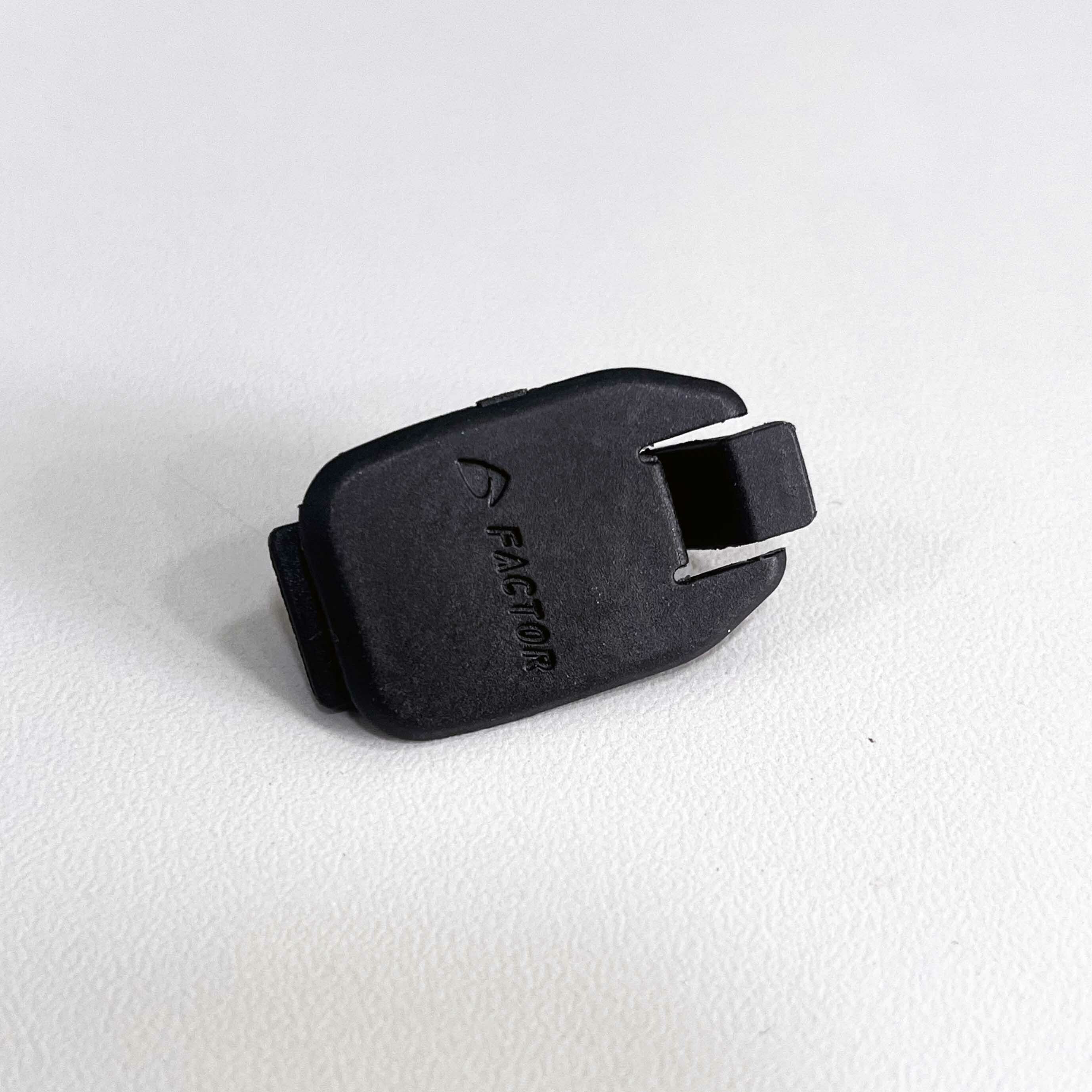 Factor O2 Downtube Di2 cable port cover #113-A450APZ-BK