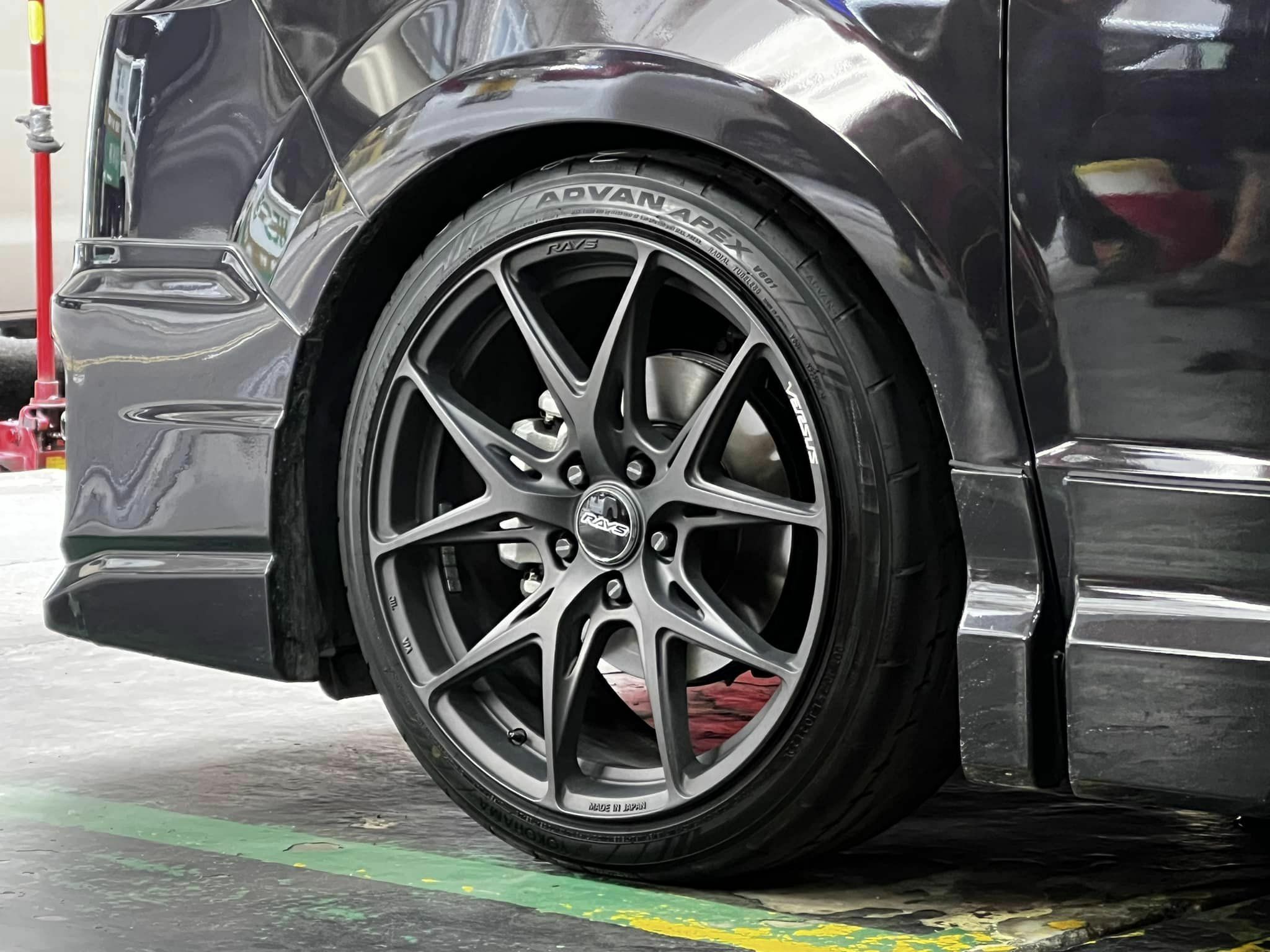 RAYS VV21S 19x8.5 5x114.3 ET45