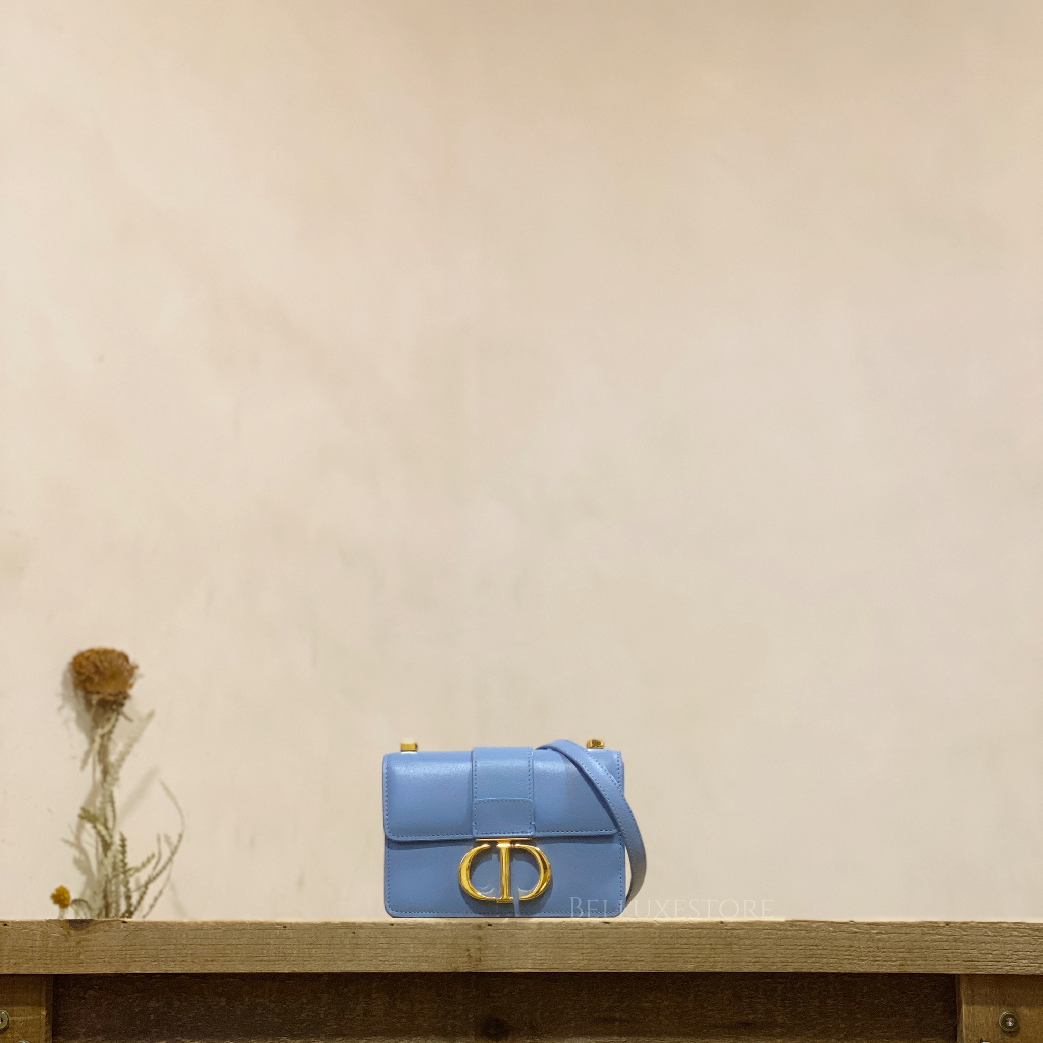 [Pre-owned] Dior montaigne box micro blue