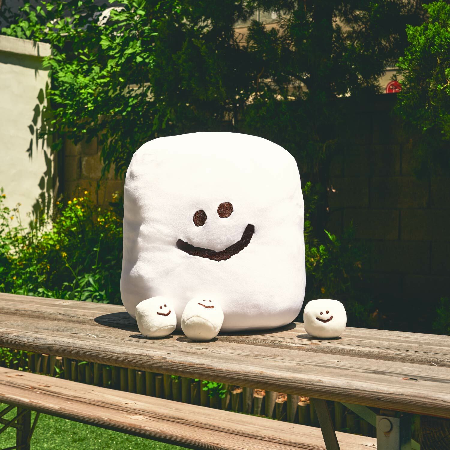 Dinotaeng -Giant Marsh on the Field Cushion