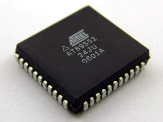 AT89S52-24JU ATMEL PLCC-44
