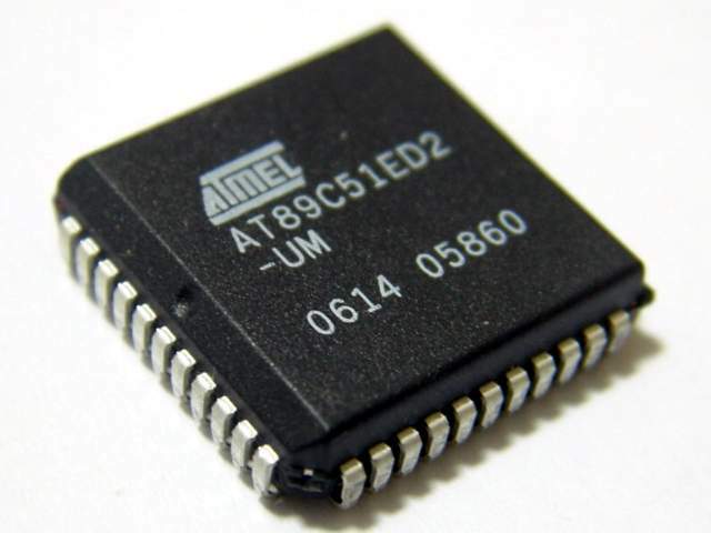 AT89C51ED2-UM PLCC-44