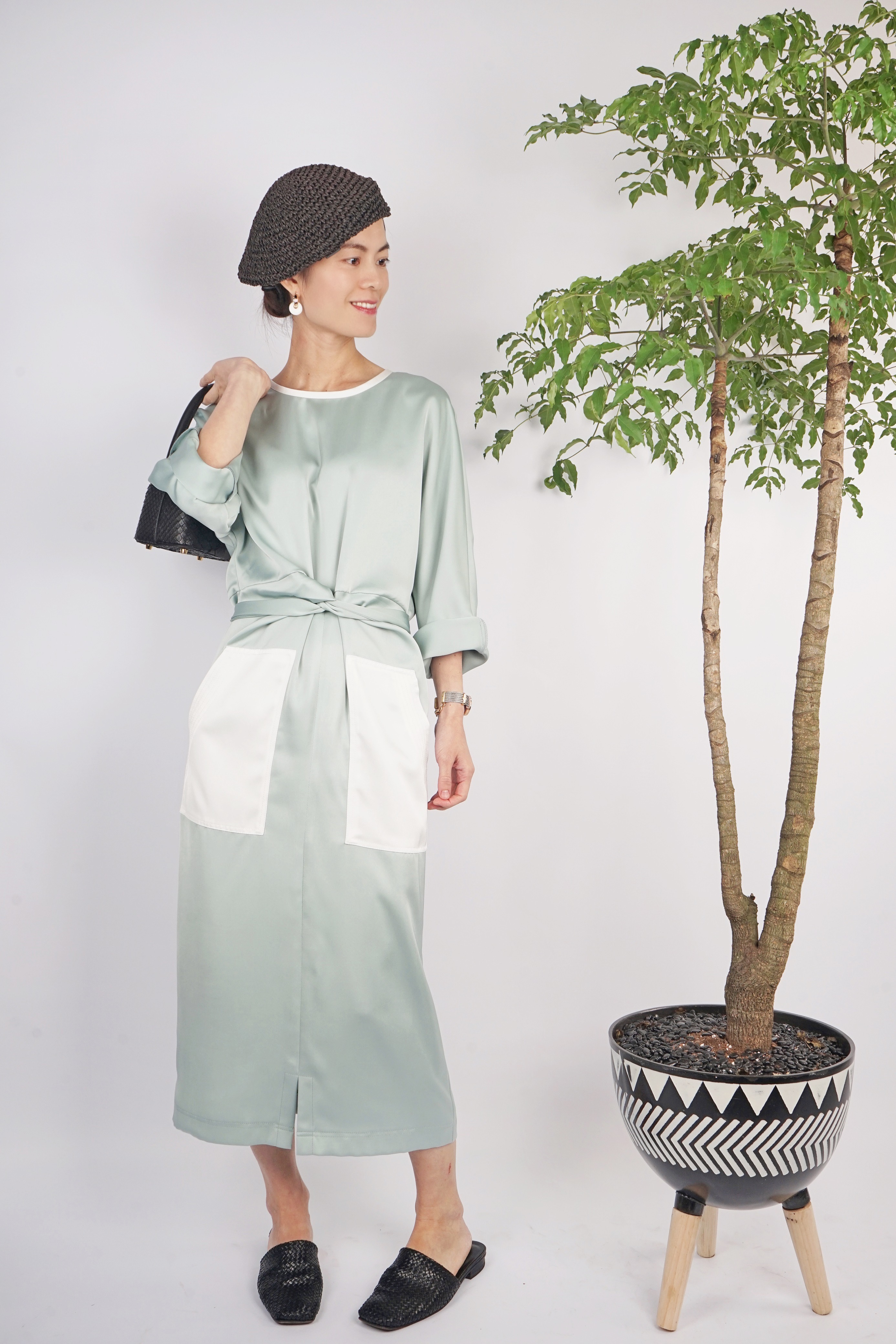 COLE COOL SS23 高質薄荷色亮面隨性扭結長裙