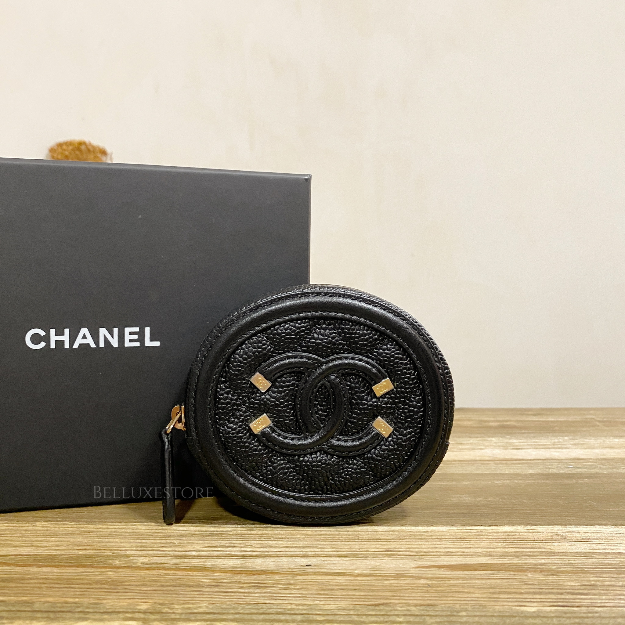 [Pre-owned] Chanel coin bag caviar black/ gold