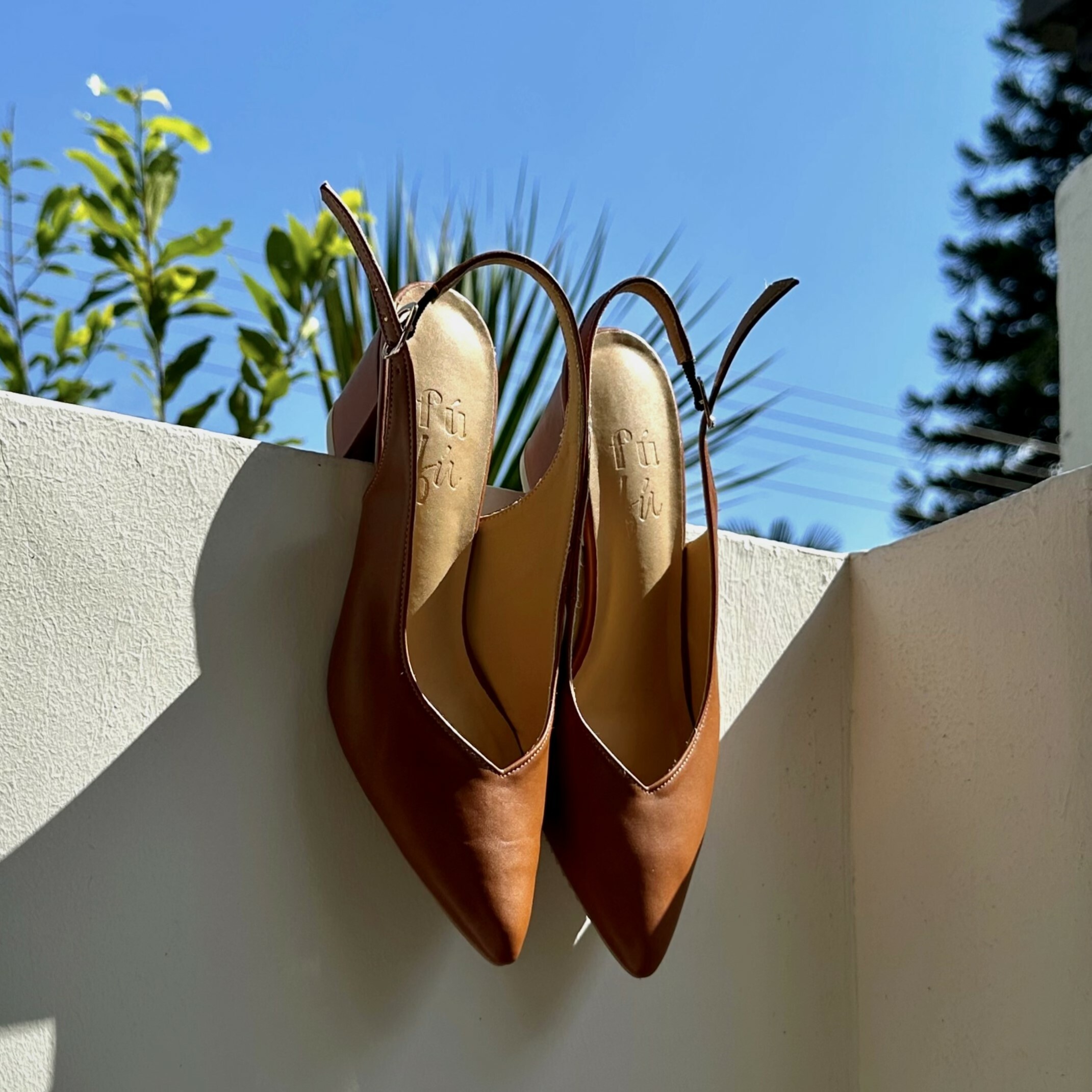 Noir Pointed Toe Slingback Block Heel SLingba-Windsor T