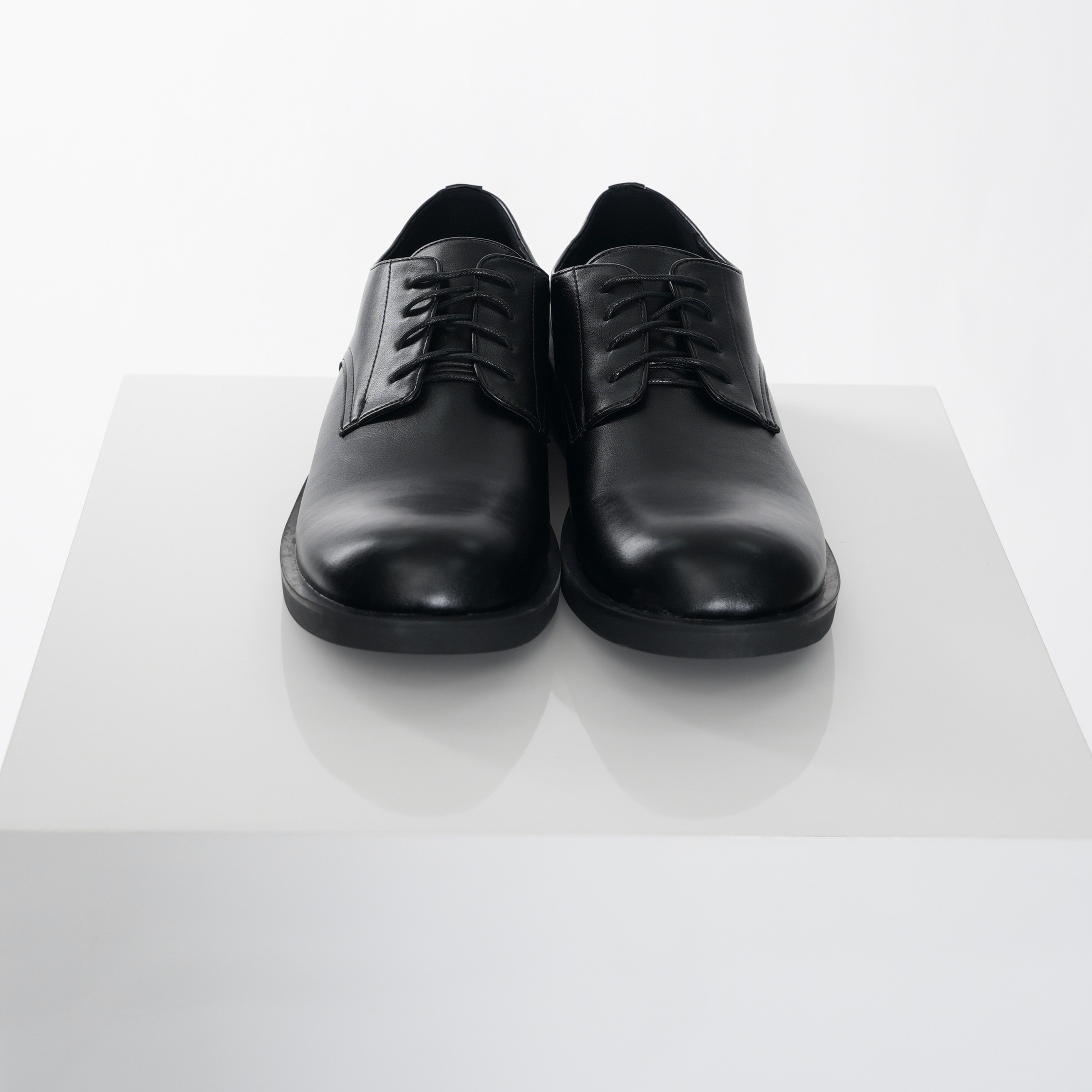 Plain Toe Derby Shoes