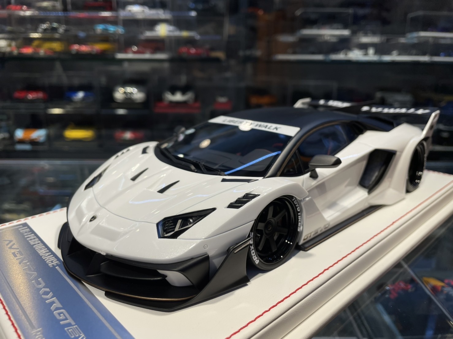 Davis & Giovanni LB PERFORMANCE Aventador GT EVO 1/18